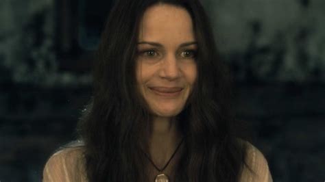 Haunting Of Hill House Actress Carla Gugino Could Return For Bly Manor