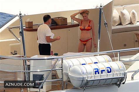 Melanie Griffith Sexy Spotted On Holiday And Goes Topless Ready For Her Massage Aboard The Boat