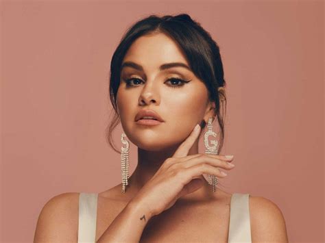 Selena Gomez Produtos Imperdíveis Da Rare Beauty Lazer Sem