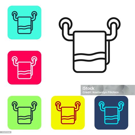 흰색 배경에 격리 된 행거 아이콘에 검은 줄 수건 욕실 수건 아이콘 색상 정사각형 단추로 아이콘을 설정합니다 벡터 3차원 형태에 대한 스톡 벡터 아트 및 기타 이미지