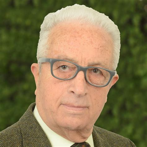 Le Pyromane Devenu Pompier Debout La France