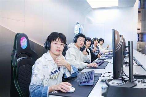 科技无界 点亮生活——酷冷至尊空降武汉武商梦时代loongtr浪游戏体验中心线下新品发布会 产品 满足用户 系统