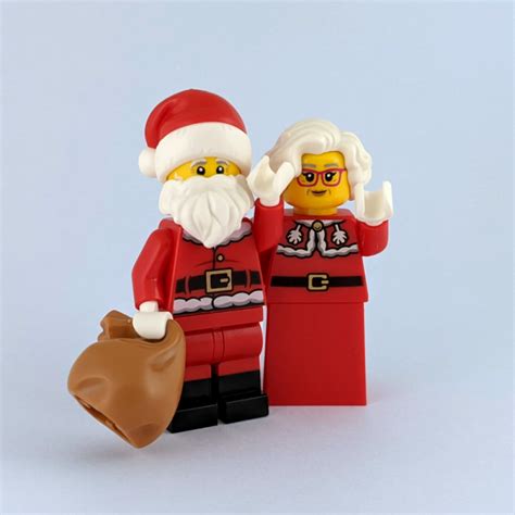 Lego Santa And Mrs Claus Minifigure Set
