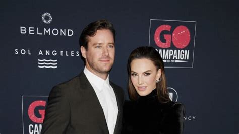 Photo Exclusif Armie Hammer Se Promène Avec Paige Lorenze à Los Angeles Sur Sunset Boulevard