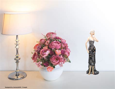 Polyresin Black And Golden Lady Statue Touch Of Class Sculture Figurin