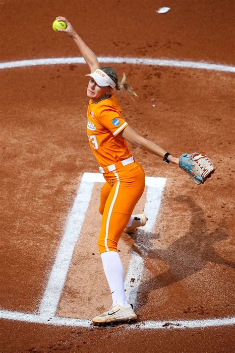 Tennessee Softball Standout Karlyn Pickens In Images Yahoo Sports