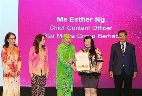 ng receives world woman outstanding editor award the star