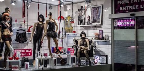 10 Crazy Things I Learned Working In A Sex Shop C Ressi Yourtango