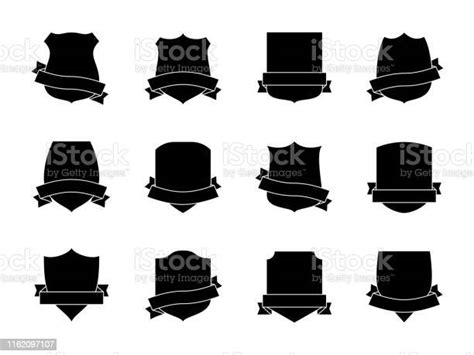 리본이 있는 검은색 방패 라벨 헤럴드 로얄 블레이슨 배지 중세 휘장 방패 페넌트 보안 표지판 레트로 벡터 세트 막는 동작에 대한 스톡 벡터 아트 및 기타 이미지 Istock