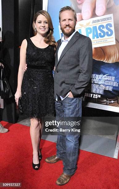 Jenna Fischer Husband Photos And Premium High Res Pictures Getty Images