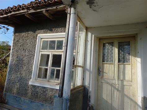 Продава дворно място с къща в с Житен общ Ген Тошево Добрич Плюс безплатни обяви за гр