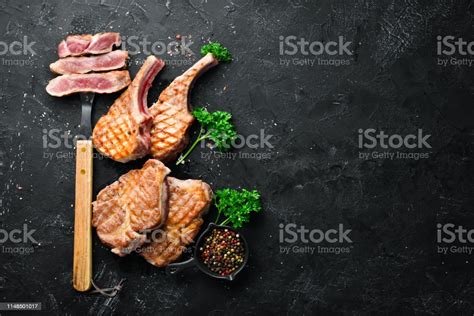 구운 돼지고기 스테이크 세트 바베 큐 평면도 텍스트를 위한 여유 공간 고기에 대한 스톡 사진 및 기타 이미지 고기 굽기 돼지고기 Istock