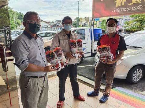 Memasang Bendera Malaysia Di Rumah 周世扬 Chew Seh Yong