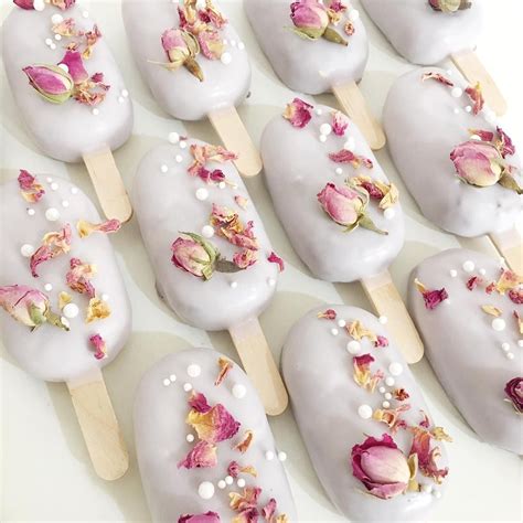 Pin by nane on Cake | Cake pop designs, Chocolate covered treats, Hot ...
