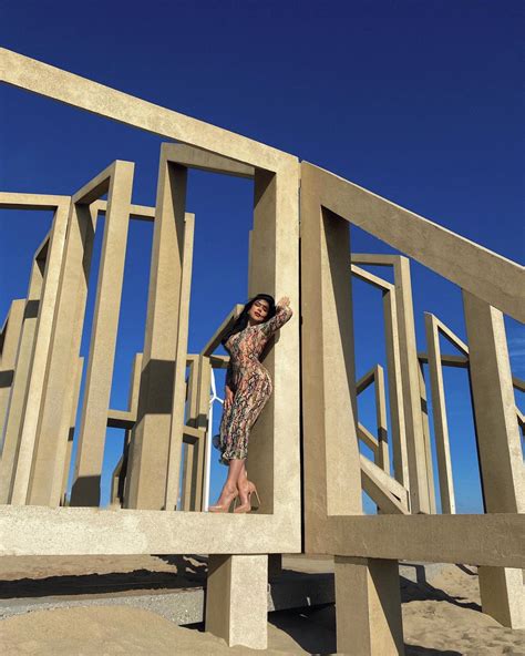 Arezo Nikbin آرزو نیکبین