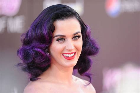 Katy Perry Biography Details Like Her Affairs Real Name Shocking Story