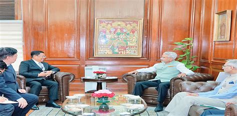 အိန္ဒိယပြည်ပရေးရာဝန်ကြီးနှင့် ဒုတိယဝန်ကြီးချုပ်နှင့် ပြည်ထောင်စုဝန်ကြီး