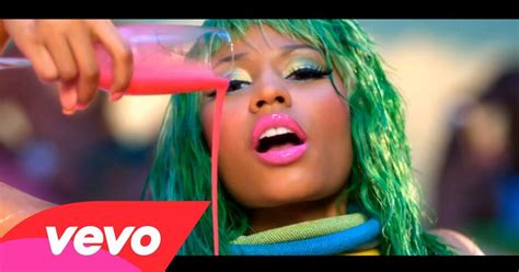 Nicki Minaj „super Bass Video 15minlt