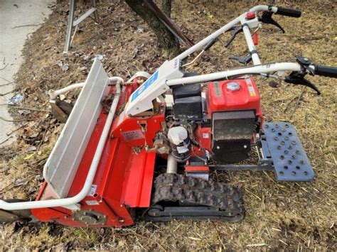 안전하고 편리한 태광제초기 궤도형 관리기형을 이용한 배나무 전지목 파쇄 작업 네이버 블로그