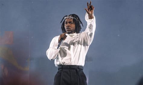 Kendrick Lamar Performing