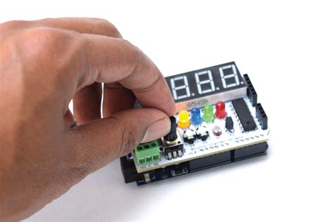 Membaca Potensiometer Bluino Electronics