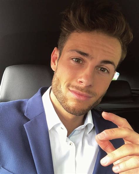 Darrell Perry Medium