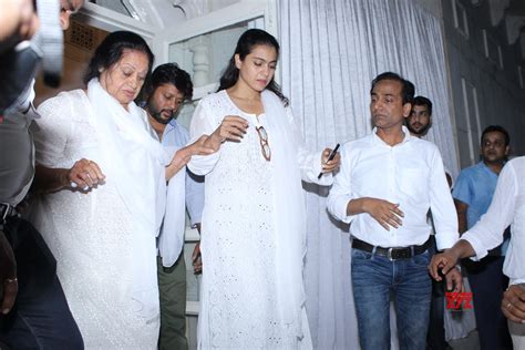 Mumbai Veeru Devgans Prayer Meet Kajol Veena Devgan Gallery