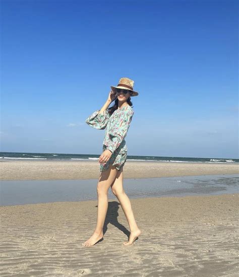 “เชอรี่ เข็มอัปสร” ทำแฟนๆวี้ดวิ่ดลั่น กับซีนสวมกางเกงขาสั้นโชว์เรียวขาสวย ที่นานๆครั้งจะอวด