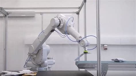 Photoneo Machine Learning Based De Palletizing Soda Vision