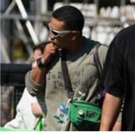 เด็กน้อย บ้านนอก Many Weeed • Threads Say More