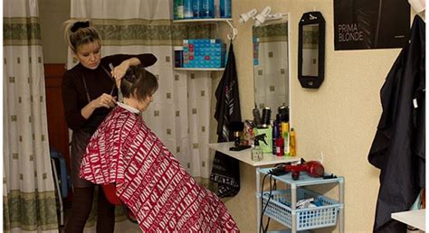 ხაშურში სილამაზის სალონში ქმარმა ცოლს დანა 7 ჯერ დაარტყა