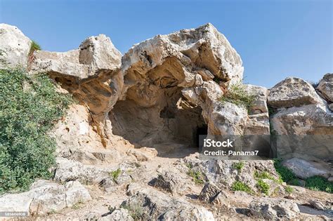 고분군 의 열왕기 에 대한 키프로스 파포스 0명에 대한 스톡 사진 및 기타 이미지 0명 갈색 건물 외관 Istock