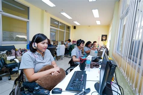 การสร้างอาชีพและส่งเสริมศักยภาพคนพิการเพื่อลดความเหลื่อมล้ำในสังคม