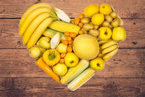 Користь овочів і фруктів жовтого кольору
