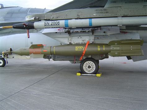 Bomby Kierowane Gbu 12 Dla Polskich F 16 Milmag