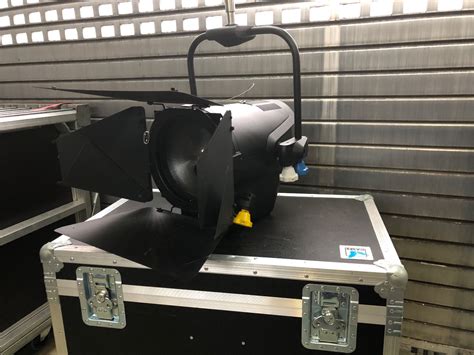 Cameo F4 T Po Ip 3200k 3300 00 Eur Gebrauchte Veranstaltungstechnik De Der Marktplatz