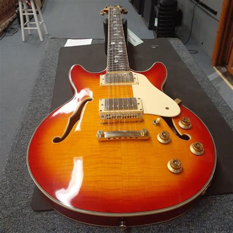 Jay Turser Semi Hollow Double Cutaway Sunburst Finish Used