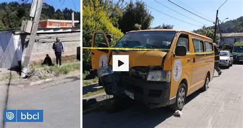 Furgón Con 12 Niños Choca Contra Poste En Sector Palomares De