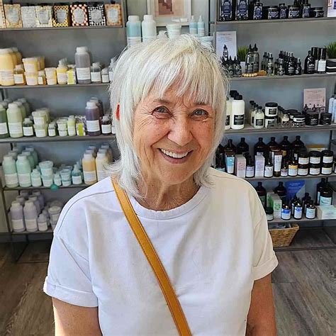 16 Trendy Shag Haircuts Women Over 70 Can Pull Off Shag Haircut Damp