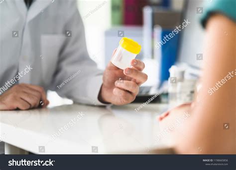 9 756 Urine Samples Images Stock Photos Vectors Shutterstock
