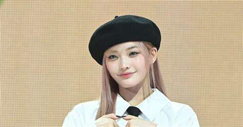 아일릿 이로하 블링블링한 하트 [포토엔hd]