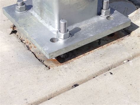 misaligned bolts and notches in base plates idea statica