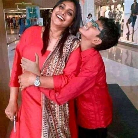 Pin By Poornima Pilya On 0 0 Farmile Closed 01 Beautiful Women Videos