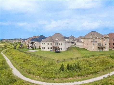 36 Chuck Ormsby Crescent King City On Mrloftca