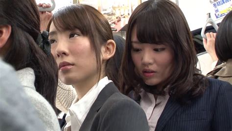 「女性専用車両で初めて唾液が交わるほどのレズキスをされた女はパンツを濡らしながら発情するまで何分？」 Vol1 アダルト動画・エロ動画 ソクミル