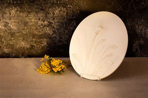 식물성 베이스 릴리프 봄 꽃 수선화와 꽃 미모사 세련된 거실 인테리어 3d 플라워 석고 장식 객실의 현대적이고 고급스러움있는 인테리어 0명에 대한 스톡 사진 및 기타 이미지