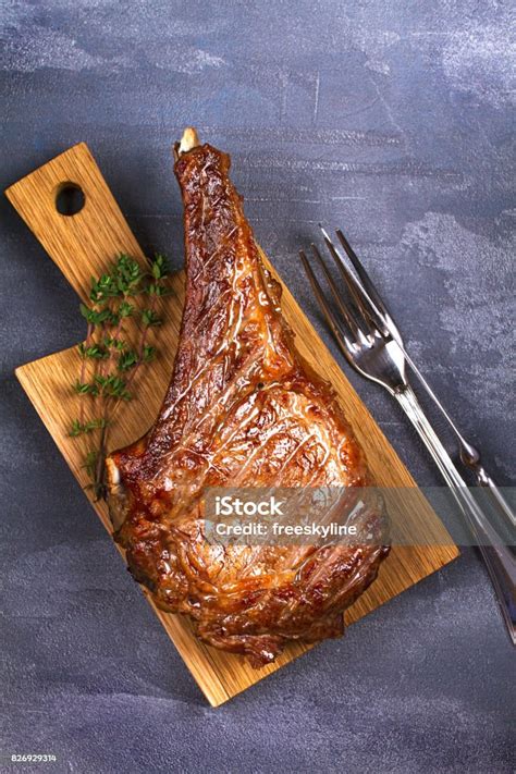 자르고 보드에 백 리 향과의 립아이 쇠고기 스테이크 특히에서 보기 최고 스튜디오 촬영 가금류에 대한 스톡 사진 및 기타 이미지 가금류 갈비 음식 갈색 Istock