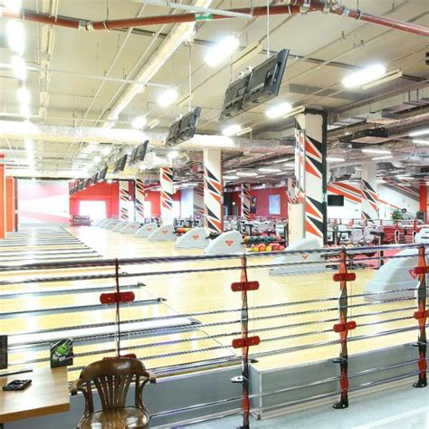 Qubica Amf Refurbished Bowling Machine With Scoring System Wood And Plastic Bowling Lanes Shoes