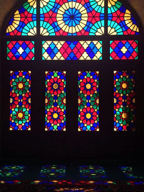 실내 건축 관광 기도 기도 매트 나시르 알 물크 나시르 알물크 모스크 다채로운 빛 명상적인 모스크 문화 문화 유산 반사 생생한 색상 쉬라즈