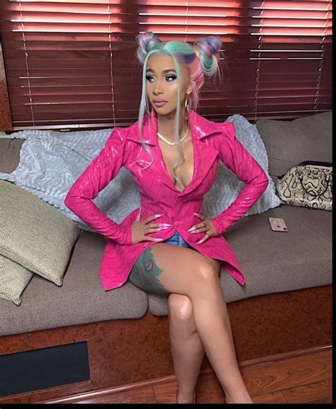 Cardi B Shamelessly Demonstrated Her Sexy Tattoos And Told About It Pics Videos The